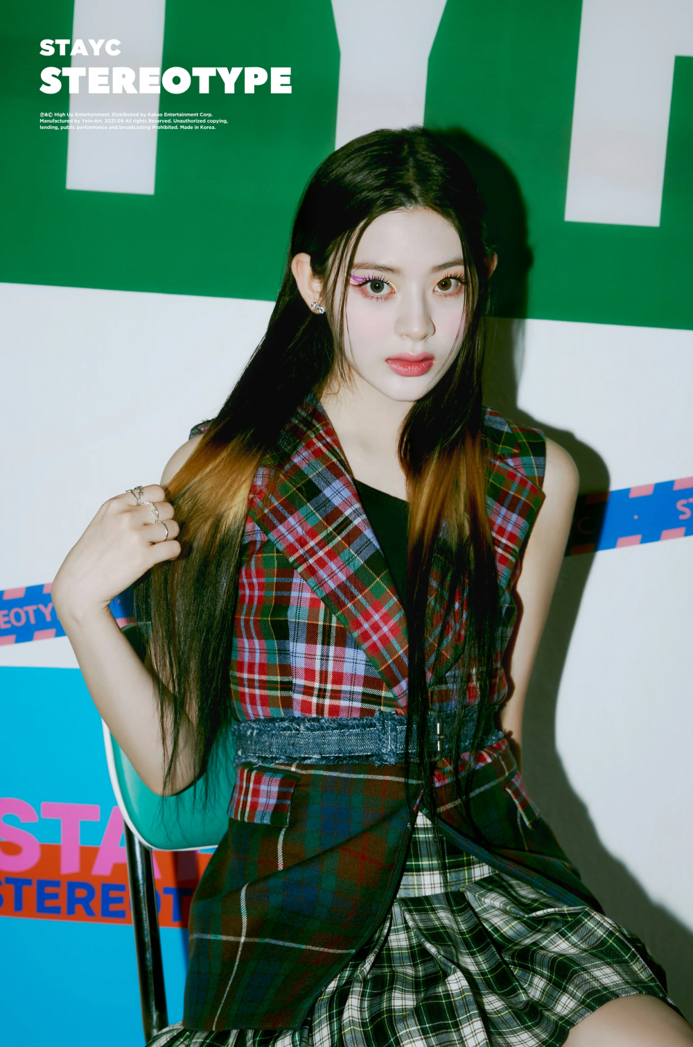 STAYC's Isa and Seeun individual teaser images for 'STEREOTYPE ...