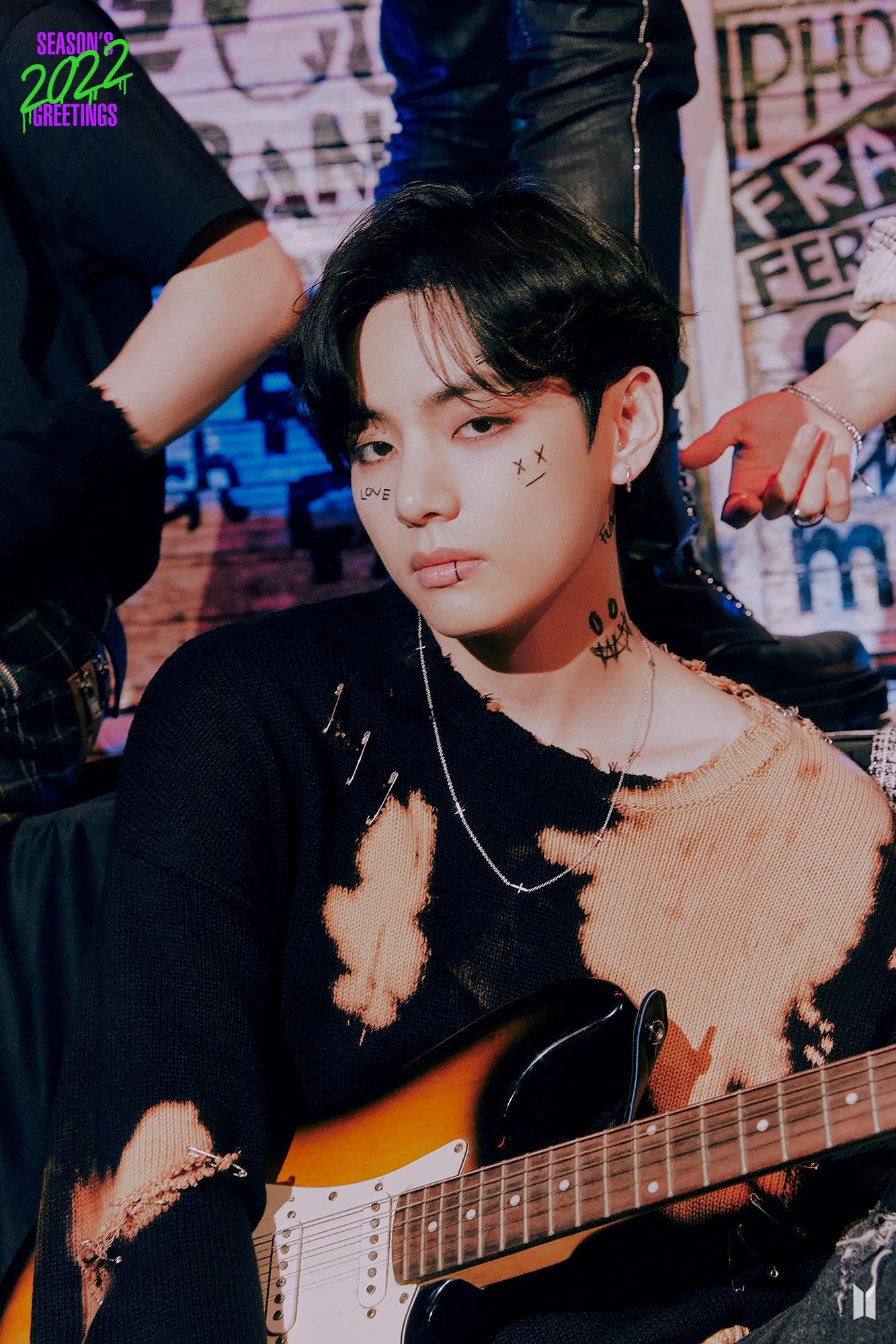 BTS V 2022 SEASON'S GREETINGS Preview Cuts #2 - allkpop forums